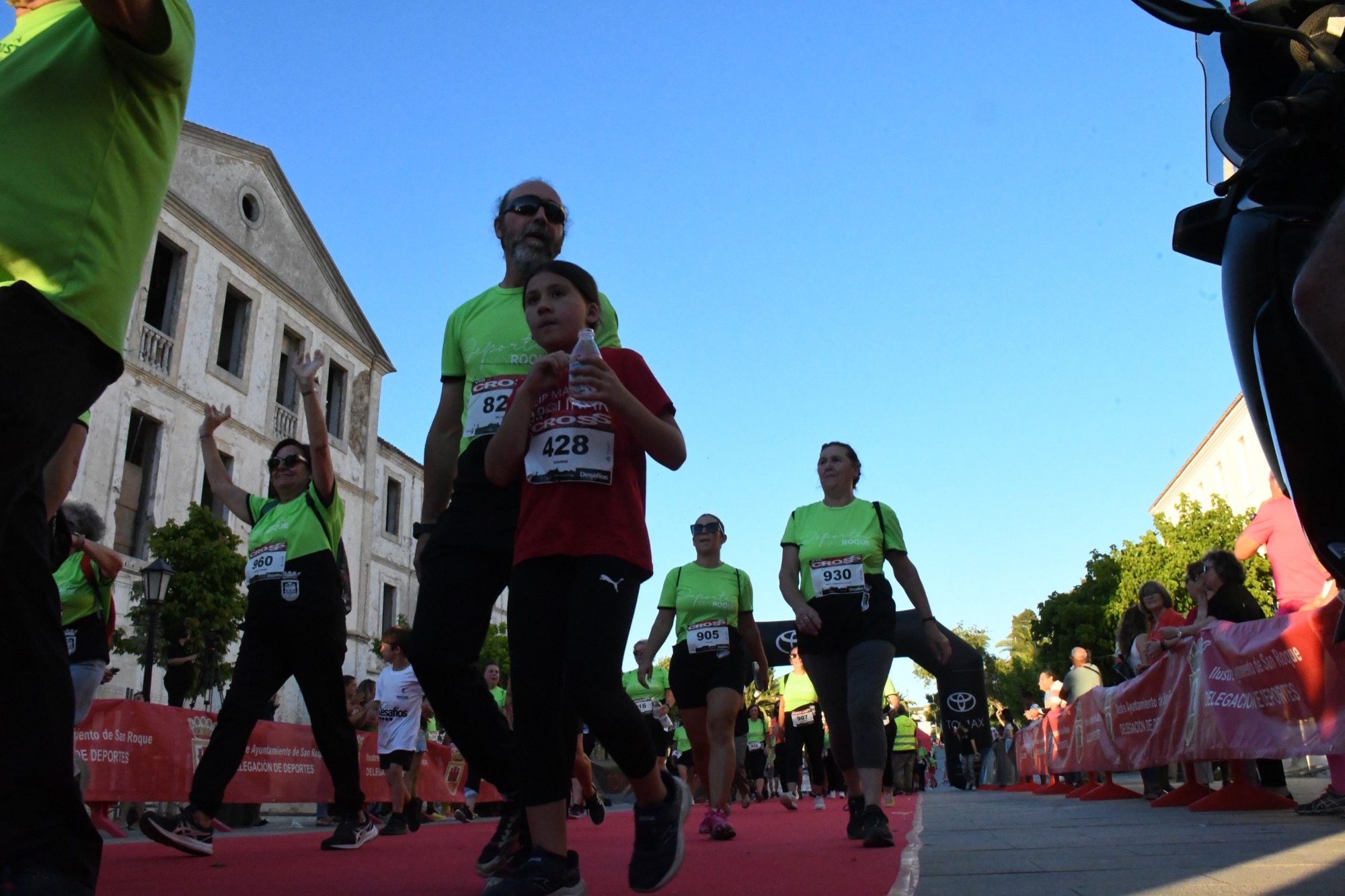 La IV Marcha Solidaria Cross de las Cuestas 2024 se desarrolla con gran animación | San Roque